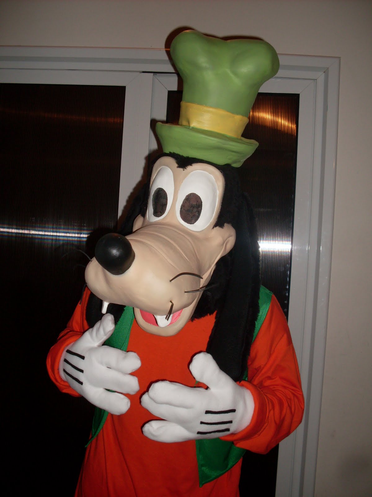 Máscaras de Látex: Mickey, Minnie Mouse, La Bestia y Goofy Mask, Donald ...