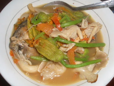 Inabraw* na Kabute at Bulaklak