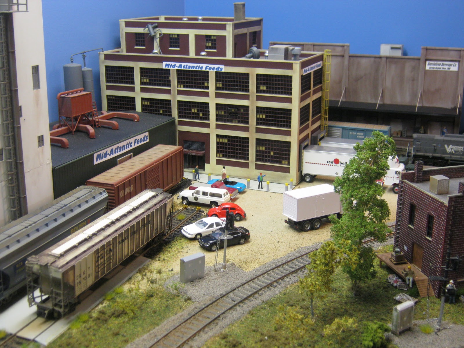The Virginia Midland HO Railroad Blog: Done scenery on the VM&VC layout