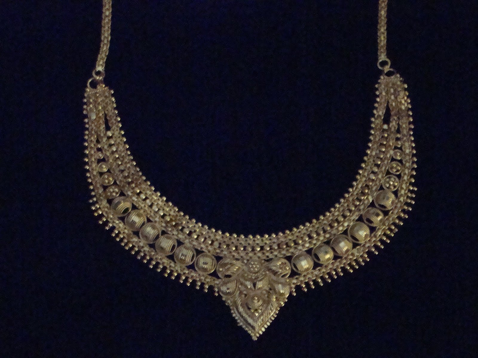 MASTER GOLD COVERING: NECKLESS