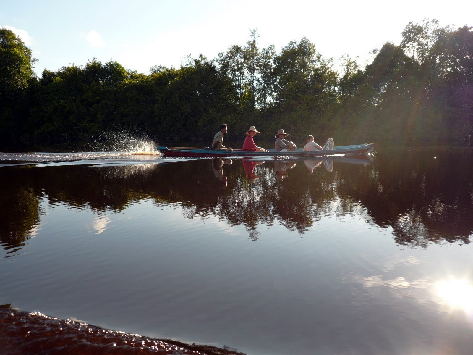Palangkaraya Impressions: Kalimantan canoes
