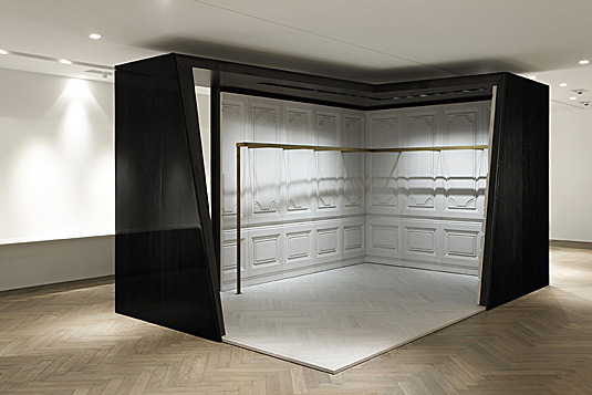 océanos amarillos: remodeled Givenchy store in Paris