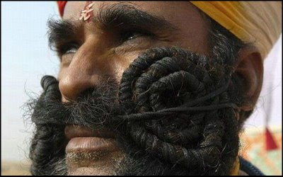 BLOG ESCOMBRISMO: EL MOSTACHO LOCO!!!