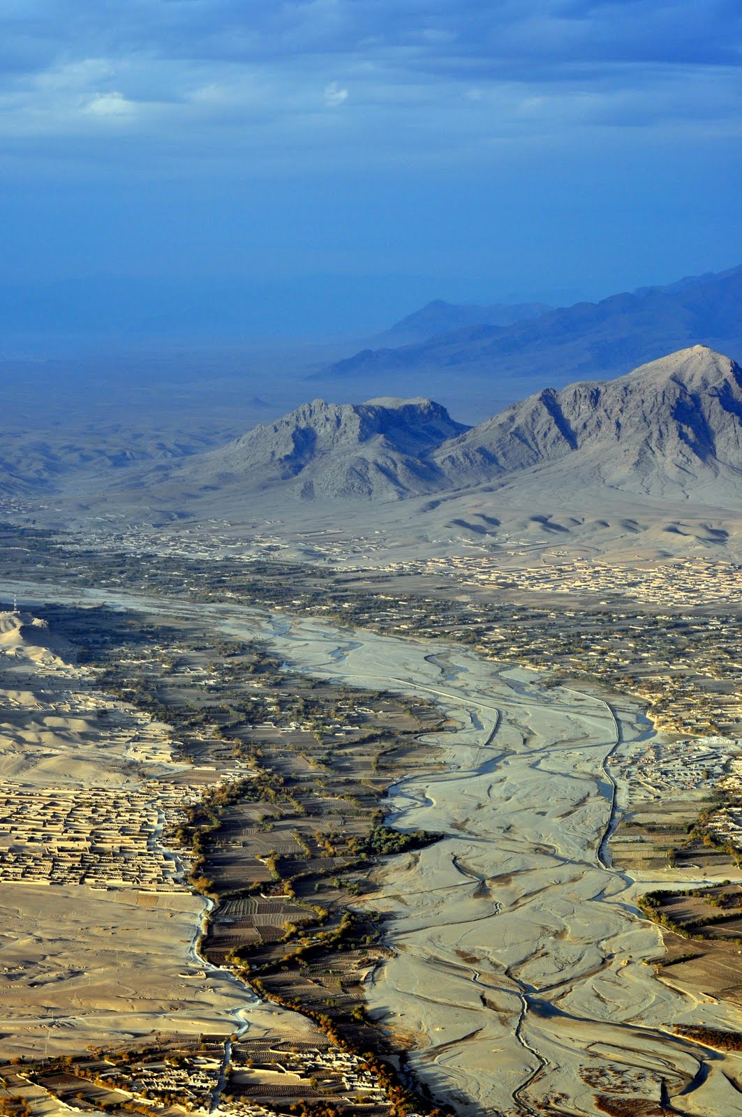 Helmand Blog - Afghanistan: PICTURE: Helmand valley from the air