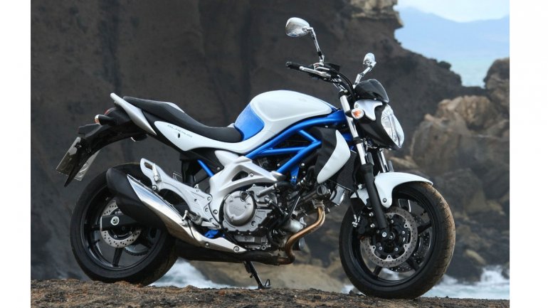Motorcycles & Automotive: Suzuki Gladius 650 wins design