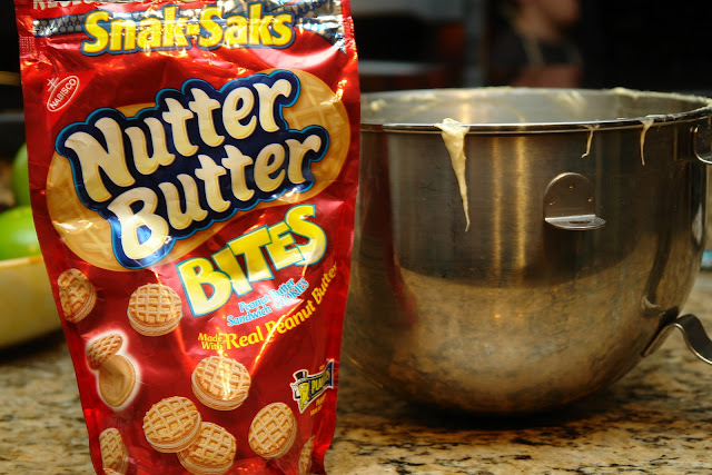 booturtle's show and tell: Mini Nutter Butter Cupcakes