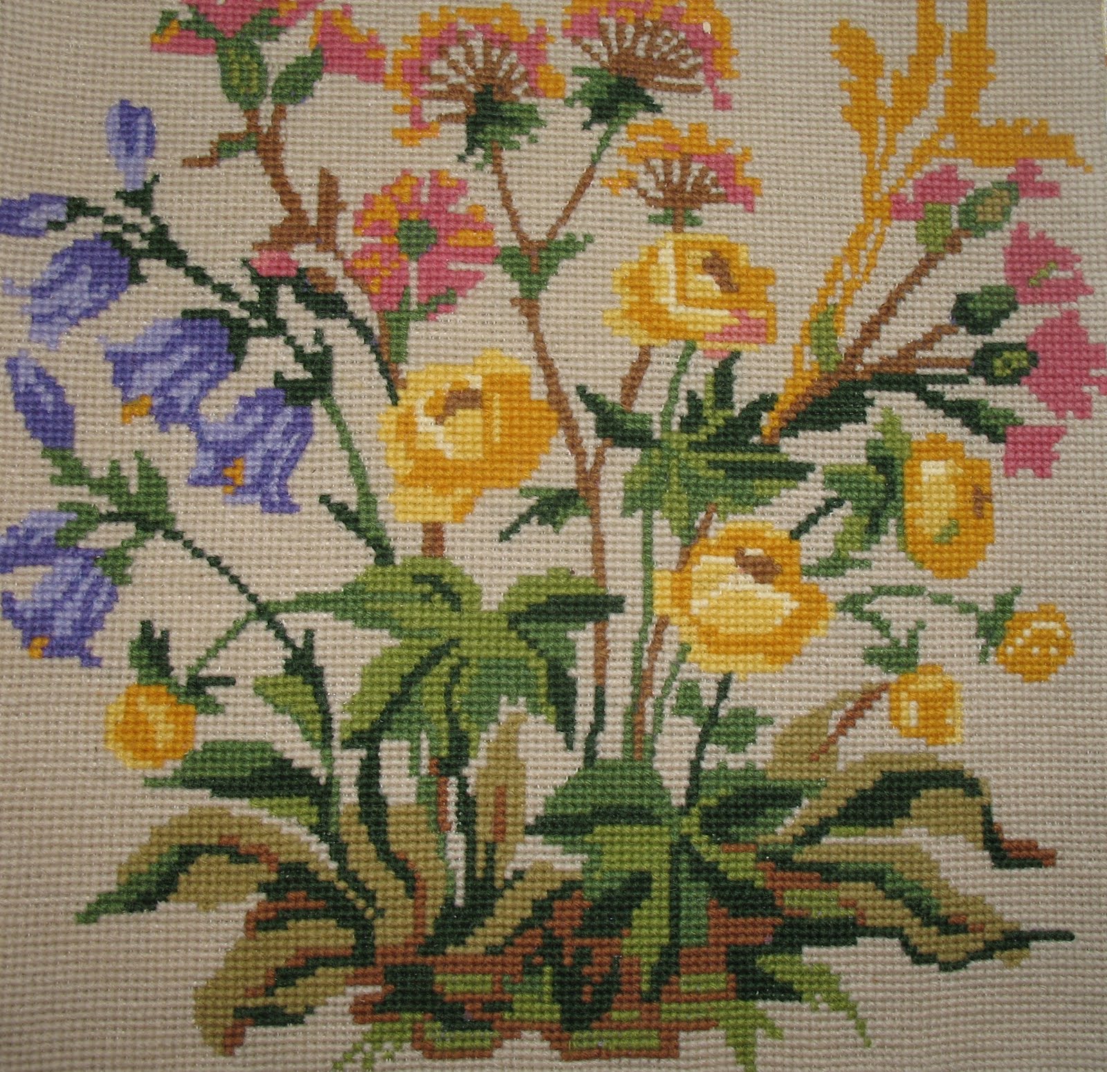 Stine Hoelgaard Johansen: Gamle broderier.....