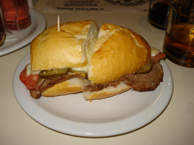 Bar que colocou o lanche bauru no mercado completa 90 anos - LOL Esporte