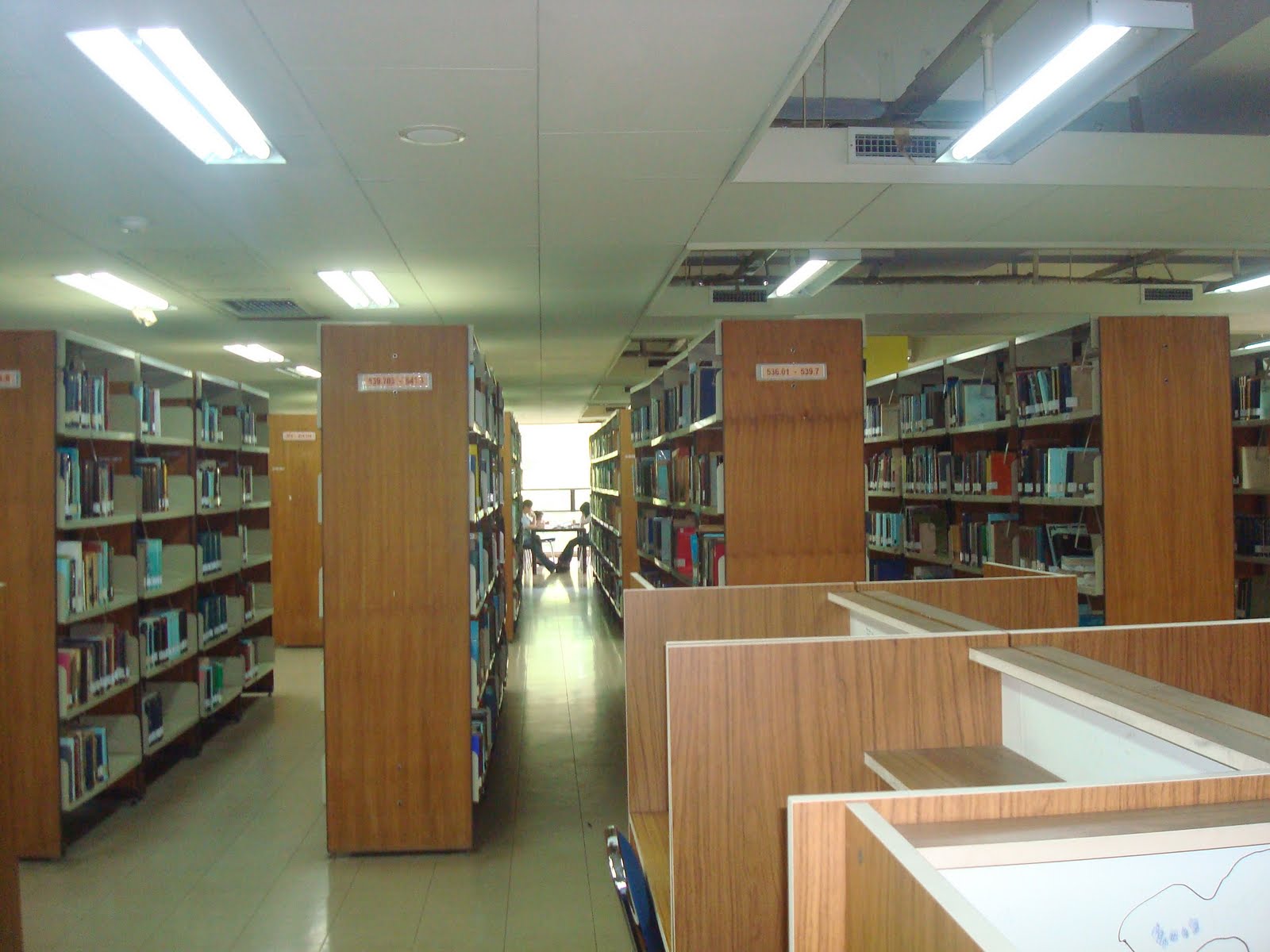 Lolytasari: Perpustakaan UPT Institut Teknologi Bandung (ITB)