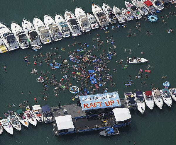 Lake Cumberland World Largest Boat Raft Up Set Guinness World Record