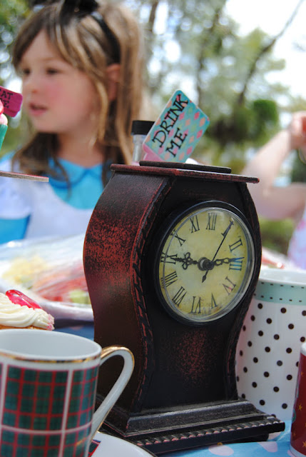 Sweet Little Parties: {real parties} Mad Hatters Tea Party!