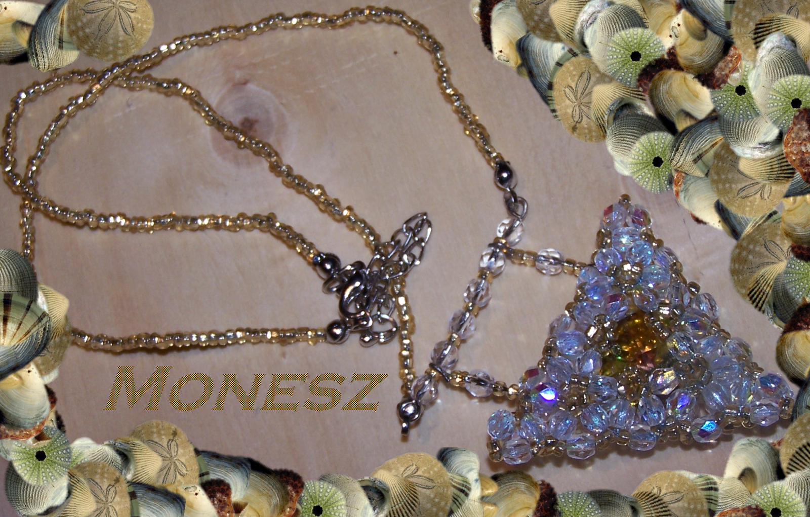 Monesz Gyöngynaplója