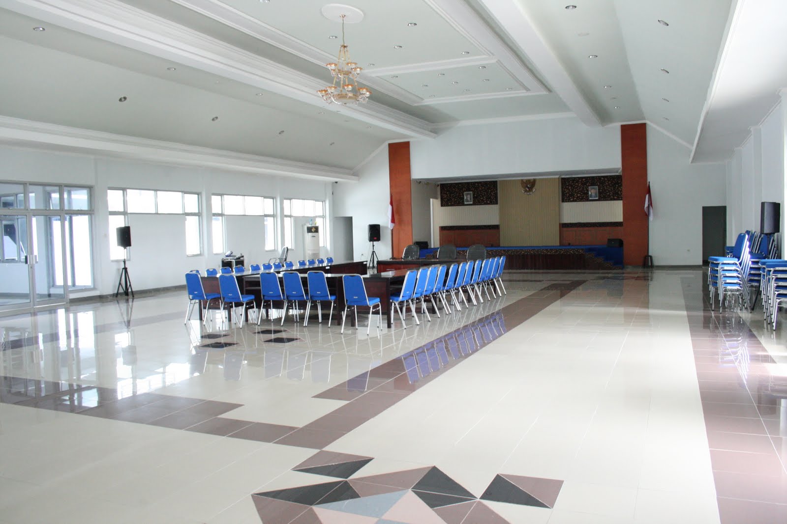 BKN: GEDUNG II DAN AULA JUNJUNG BUIH