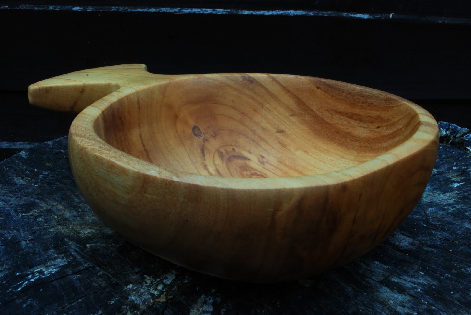 Simon Hill Green Wood Carving: Finished the Kuksa shaped bowl