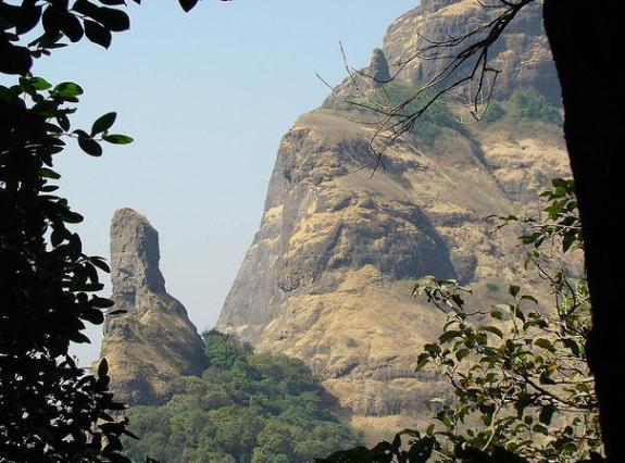 Exploring The World: Forts of Maharashtra - Dhak Bahiri ......... Part 1