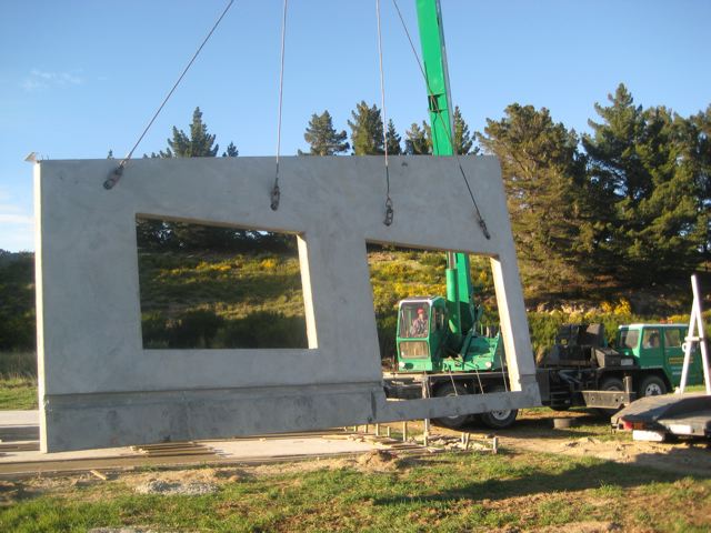 HDW Construction: Custom Concrete Tilt panel house ,Hawea Flat