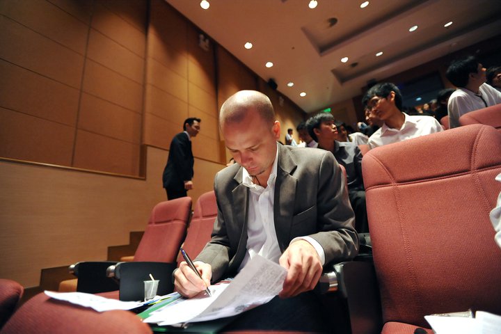 Call21- Call, listen and get free SMS