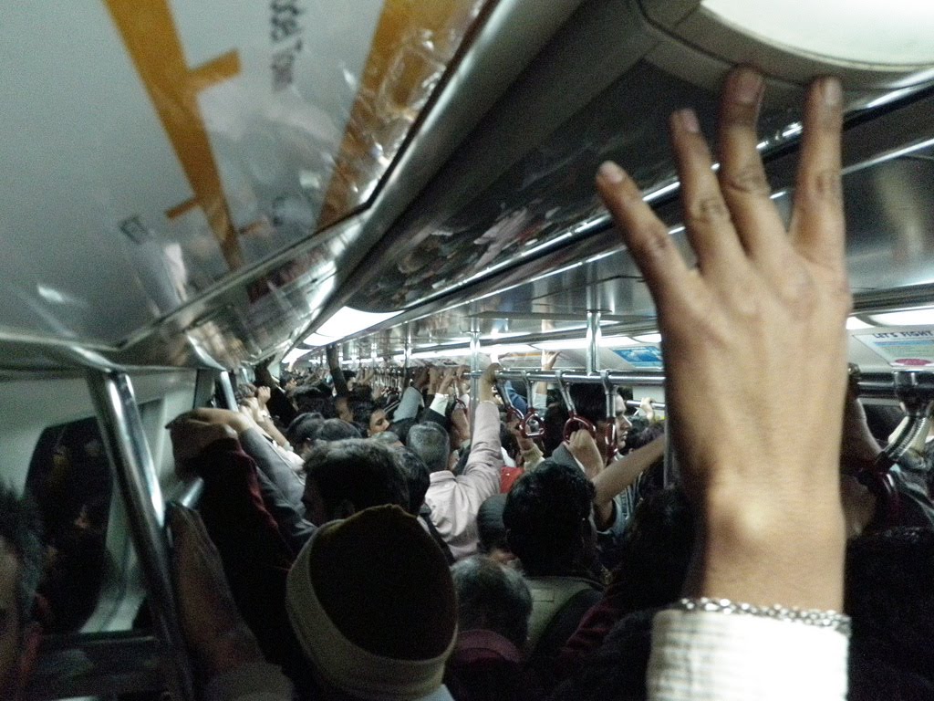 RisingCitizen: Overcrowded Metro trains in Delhi, Shanghai, Tokyo and ...