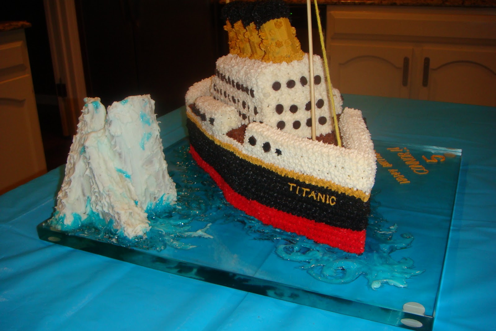 P-ART-Y: How to make a Titanic cake?