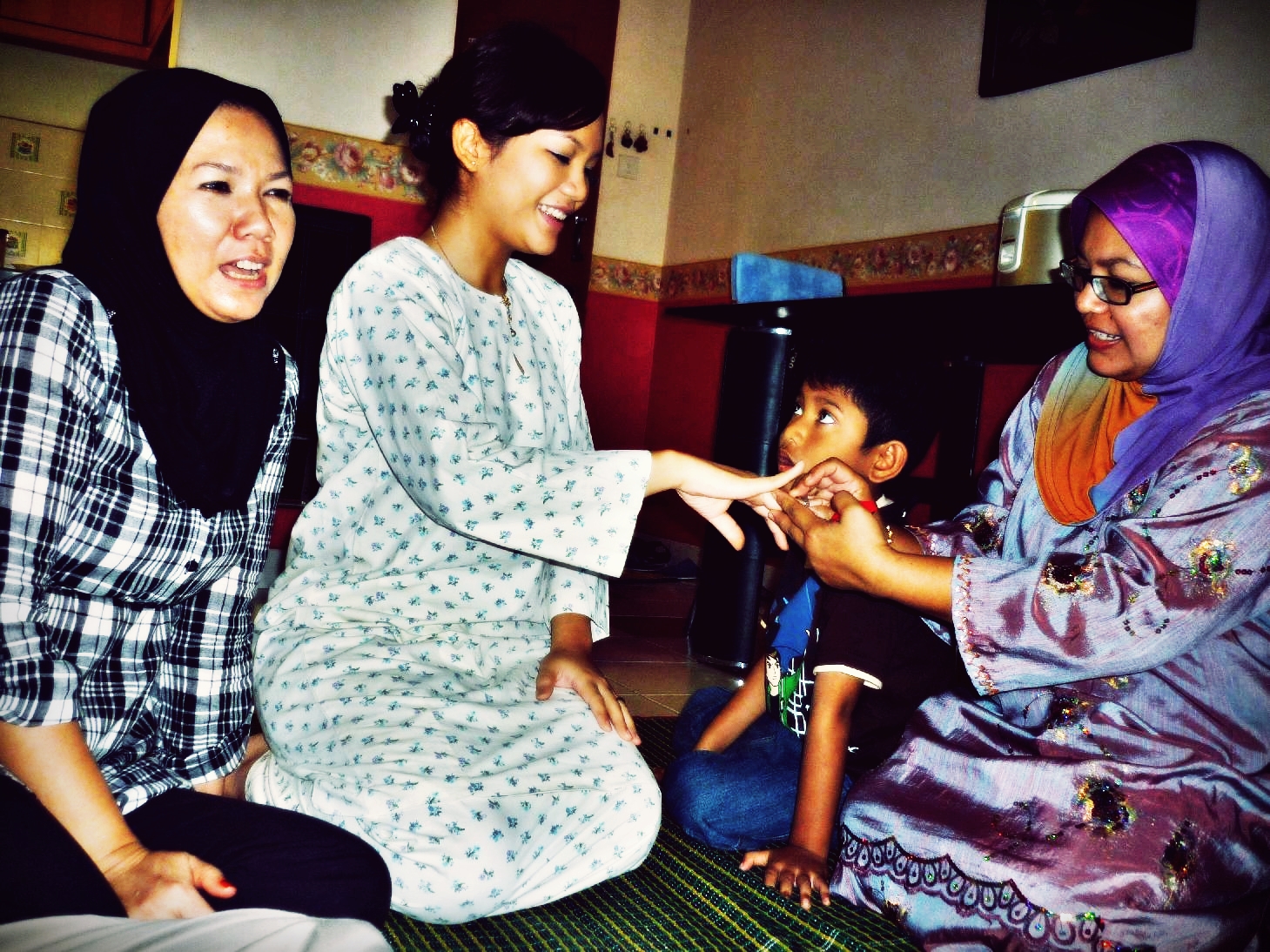 Note.Book.Kami: Merisik... Adat Bermula