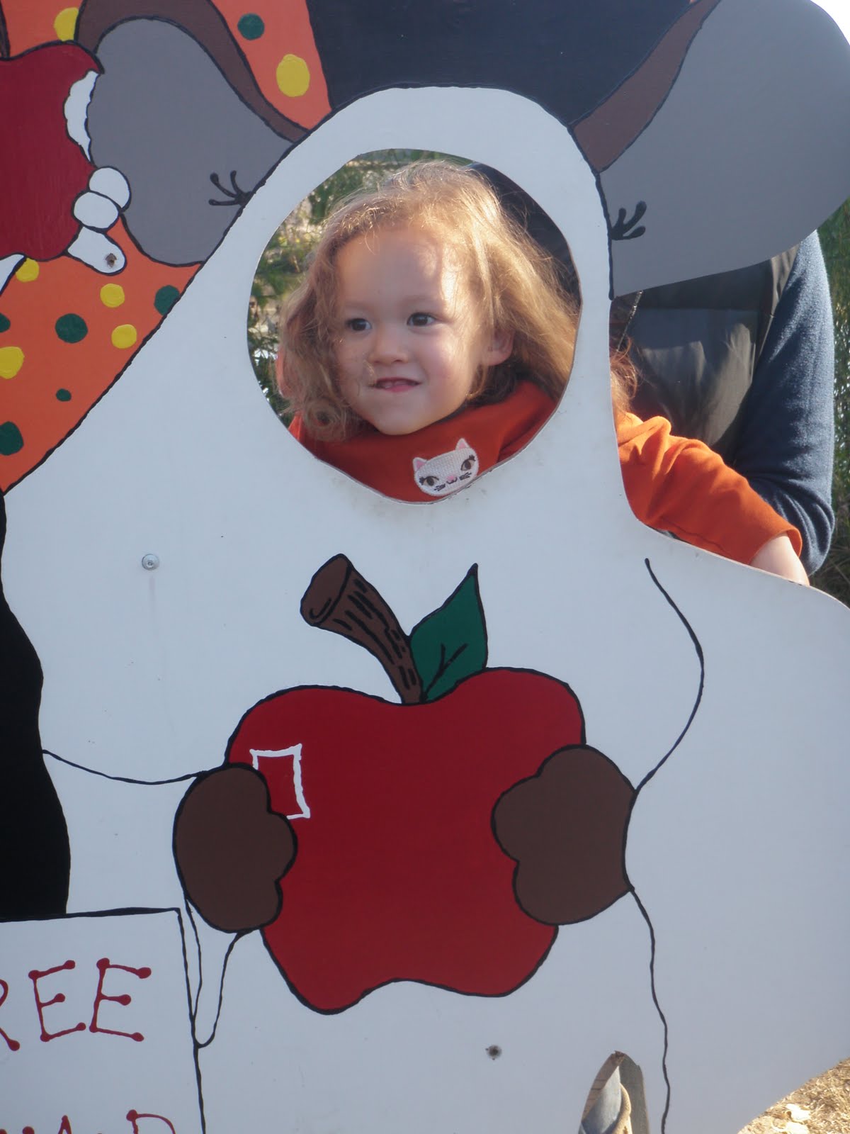 My 3 Munchkins: Pine Tree Apple Orchard