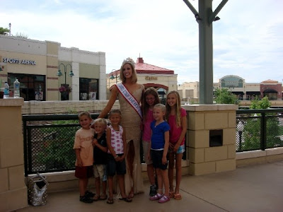 Mrs. Utah America 2009: Vanessa Cheney Photo Shoot