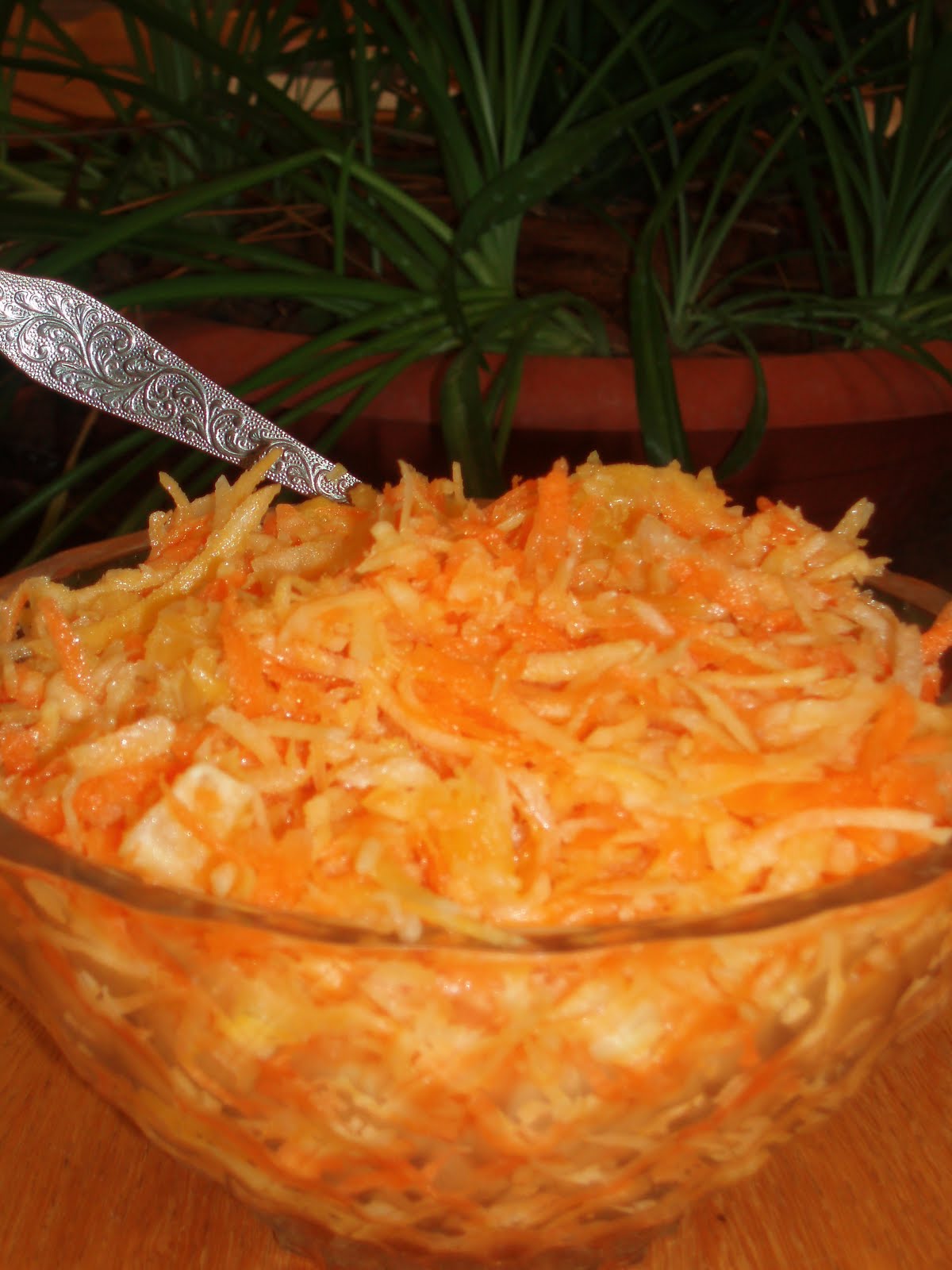 Sille toidublog: Kaalika-porgandi toorsalat apelsini ja õunaga.