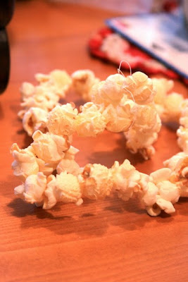 SIMPLY STORK: Popcorn Strings