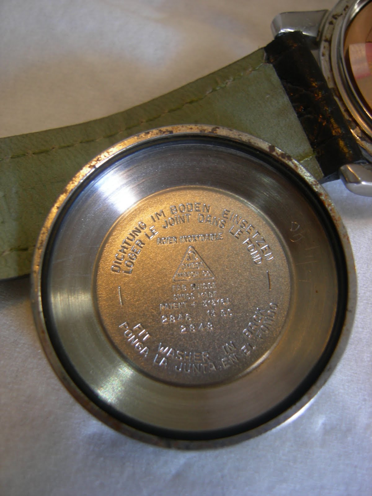 jam dan kacamata: Variasi Case Arloji : Acier Staybrite vs Acier Inoxidable