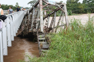"YO-YO" in Paradise... Costa Rica: The Old Bridge in Parrita to Quepos