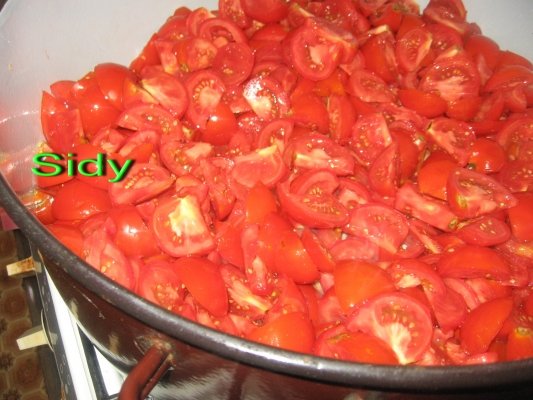 Bulion de rosii preparat in casa « In Bucatarie La Sidy