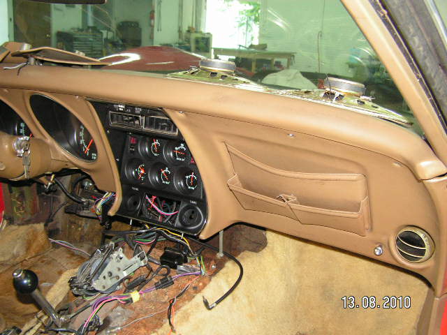 '69 Corvette: Dash and Interior