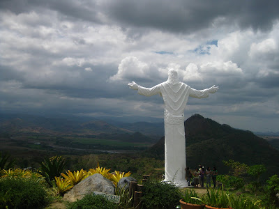 pusang maganda: monasterio de tarlac