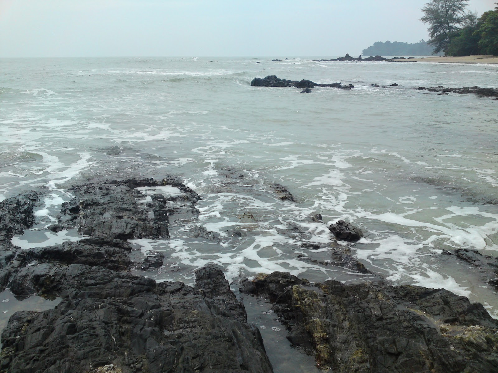 thetalkative :D: batu layar beach resort'