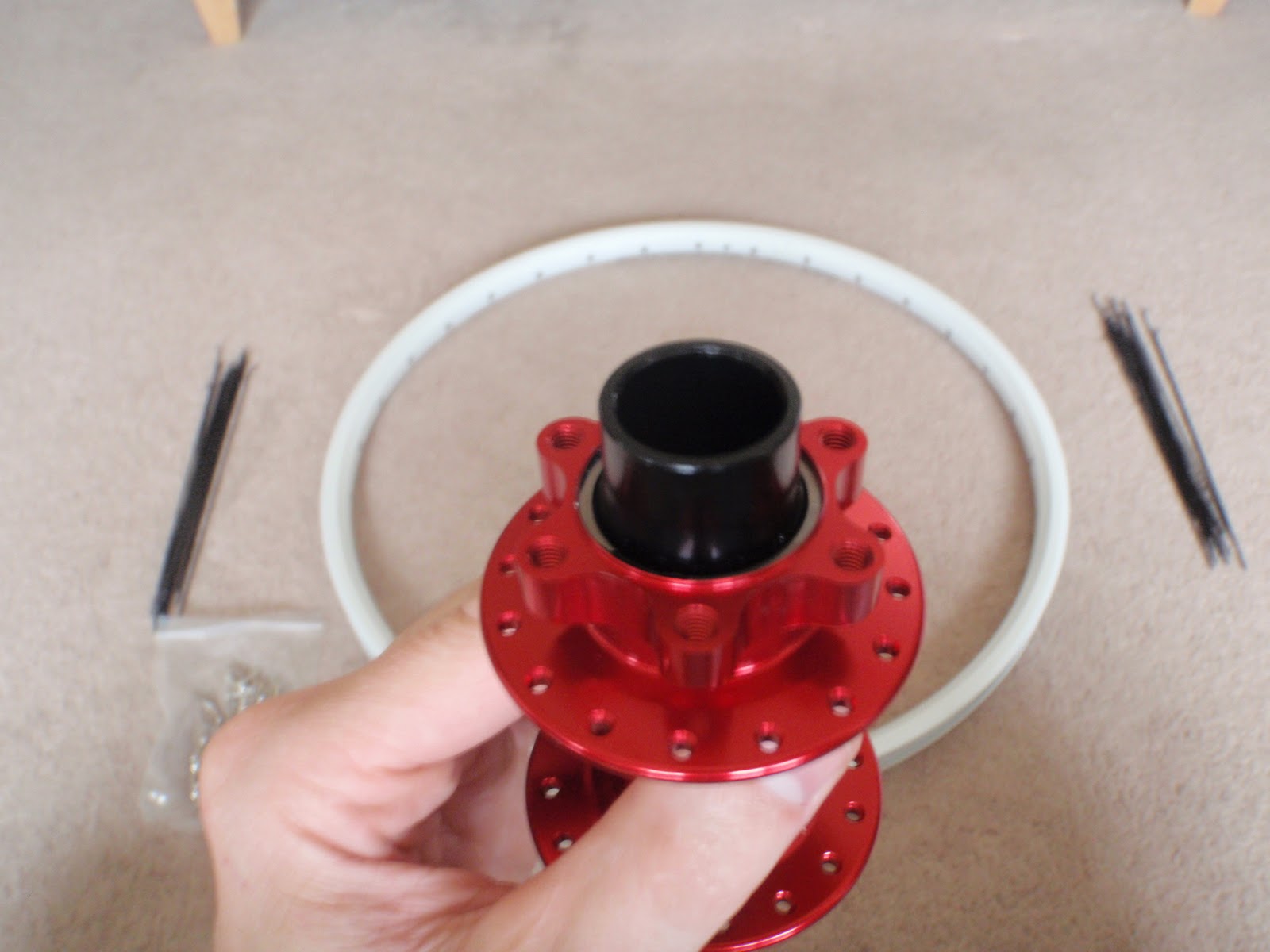 manualmike: How to Build a Bike Wheel - Part Two, or 3-cross Wheel ...