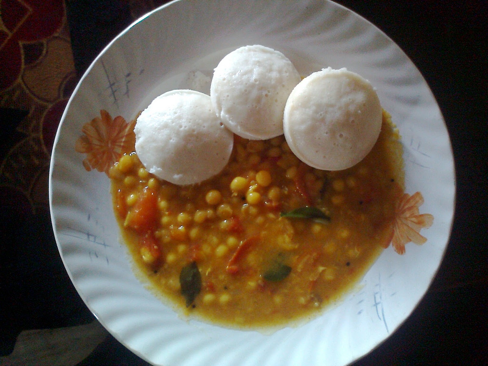 Weekend Recipes: Yellow vatana Sambhar