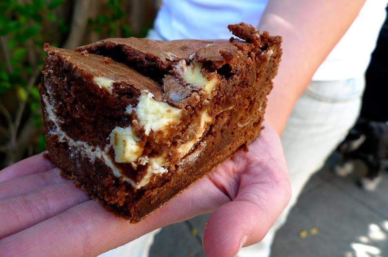 Bon Appétempt: chocolate-fromage blanc brownies