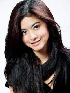 Celebrities: Qory Sandioriva