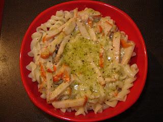 Ala's Cooking: Paste cu sos de cascaval