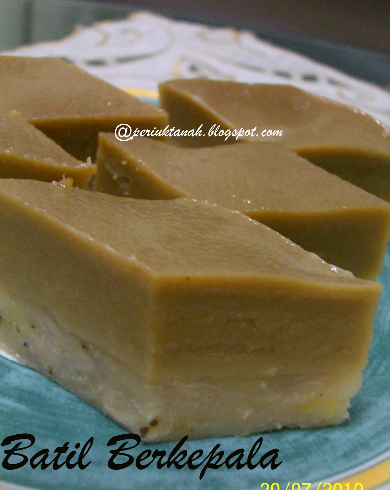 periuktanah: Batil / Talam Pisang Kukus