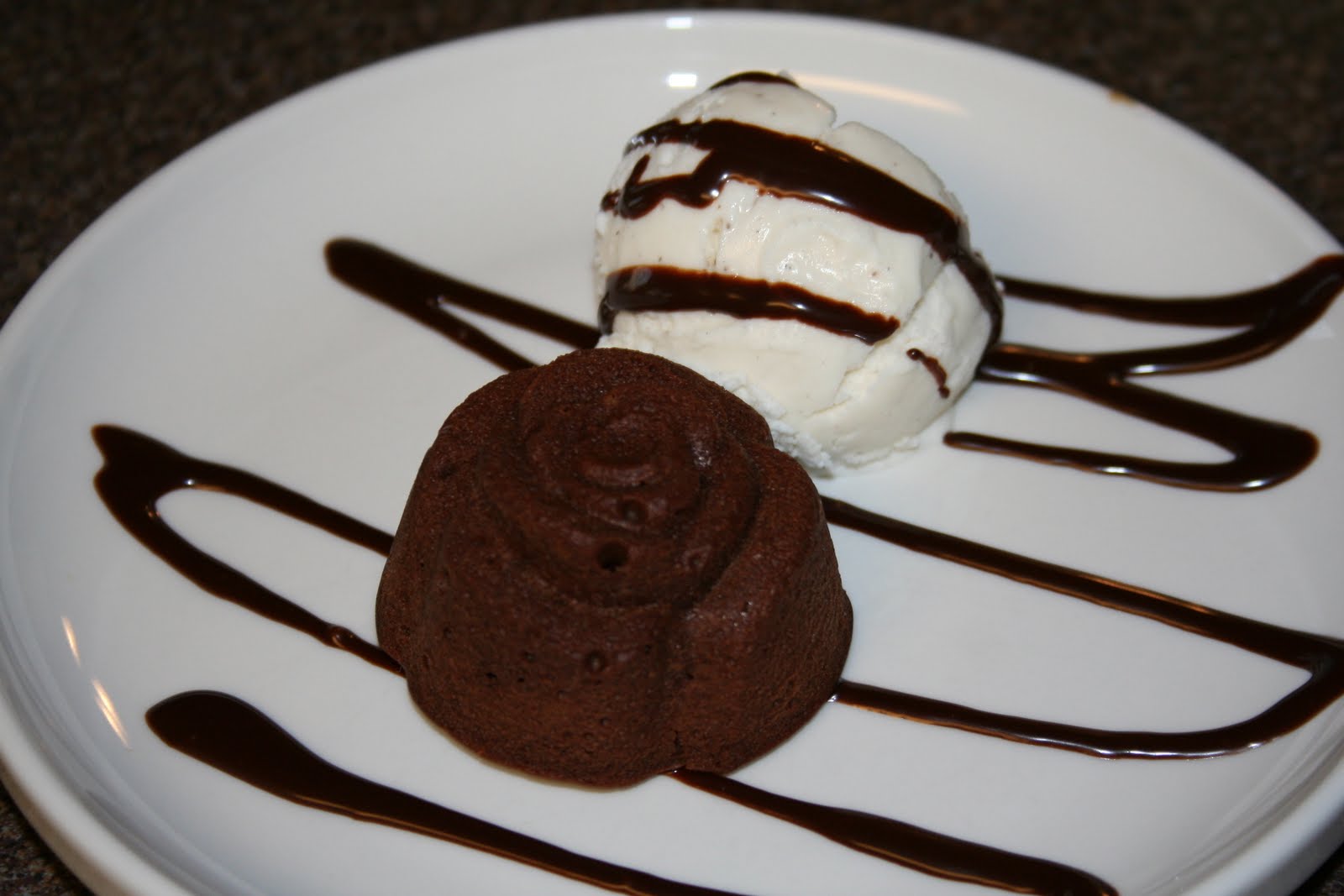 Janis Cooks: Molten Chocolate Mini Cakes