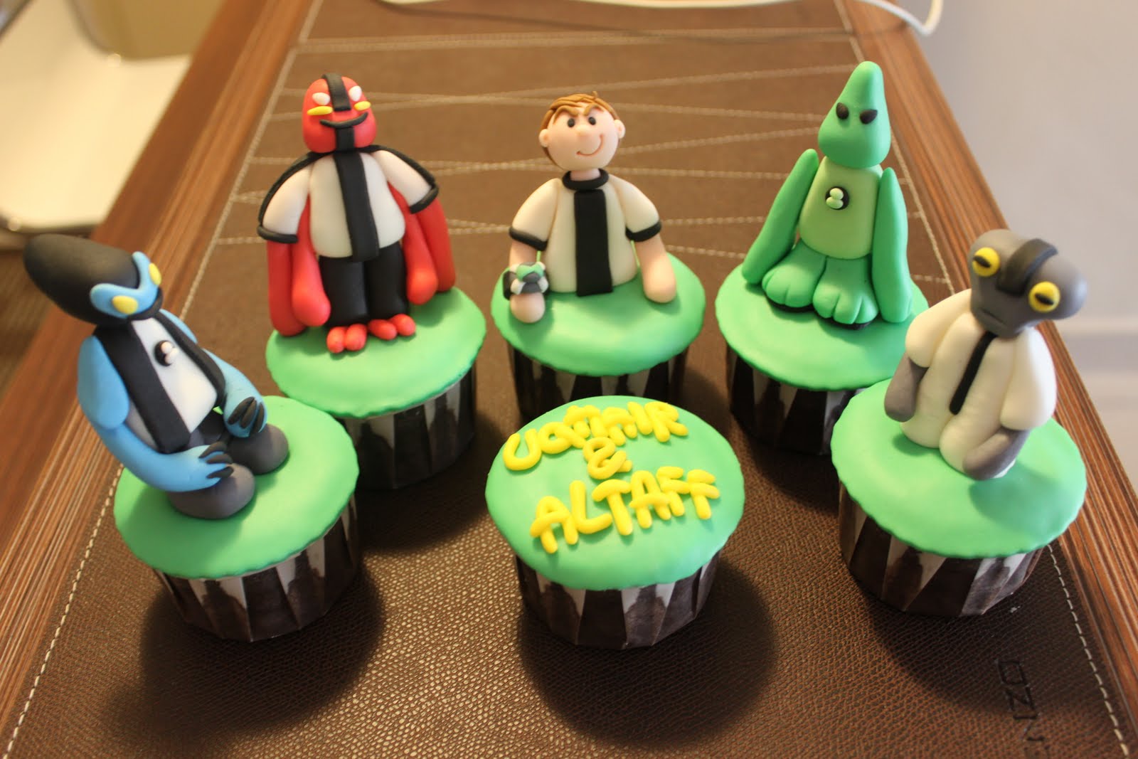 CoMeLiCiOuS: Ben10 cupcake