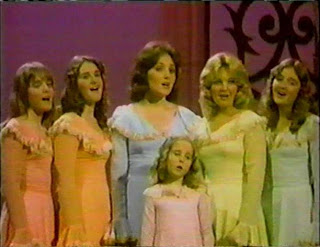 THE CHAMPAGNE PHOTO BLOGGER: The Semonski Sisters