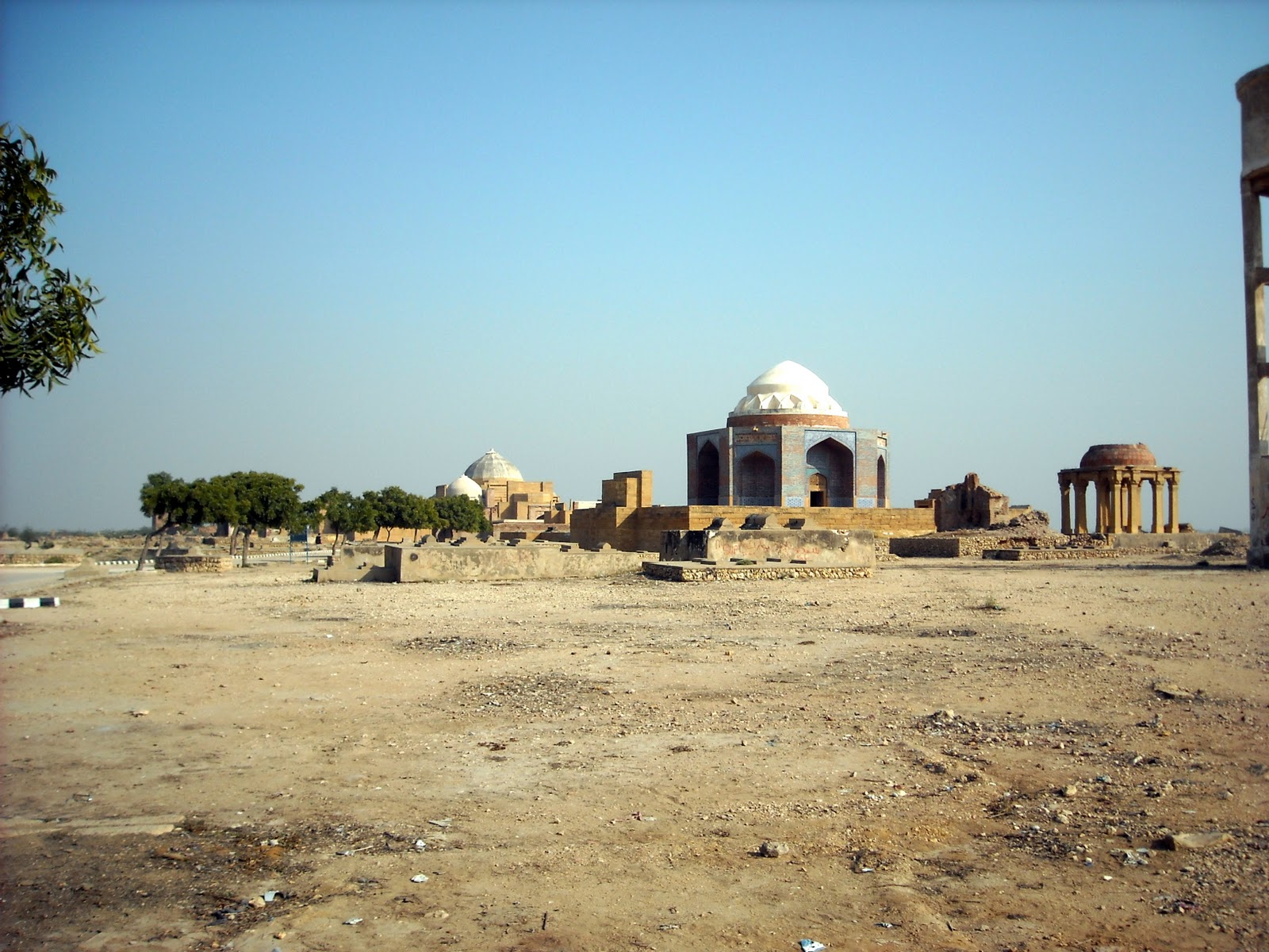 A Tourist 2 Pakistan!: The Necropolis of Makli, in Thatta