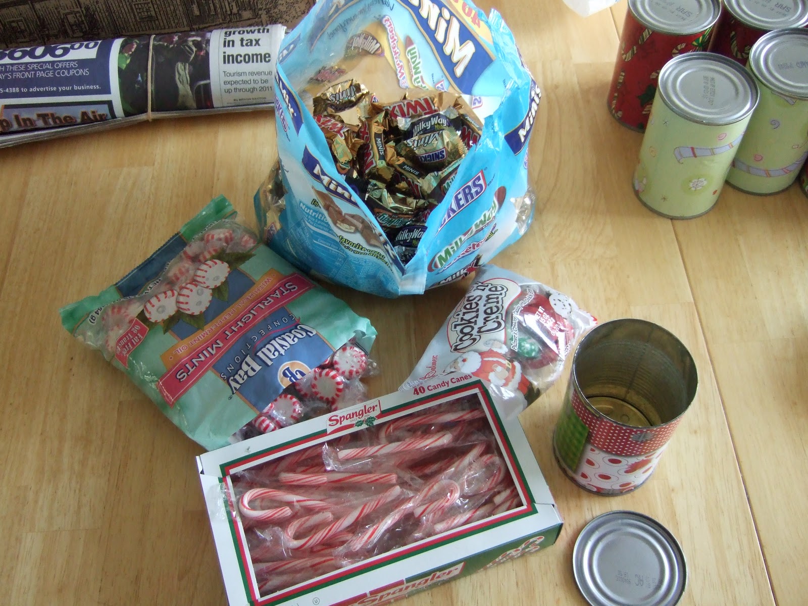 Connie's Crafty Place: Christmas candy cans
