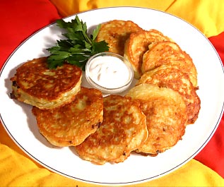 Anastasiya: Draniki is a traditional Belarusian food.