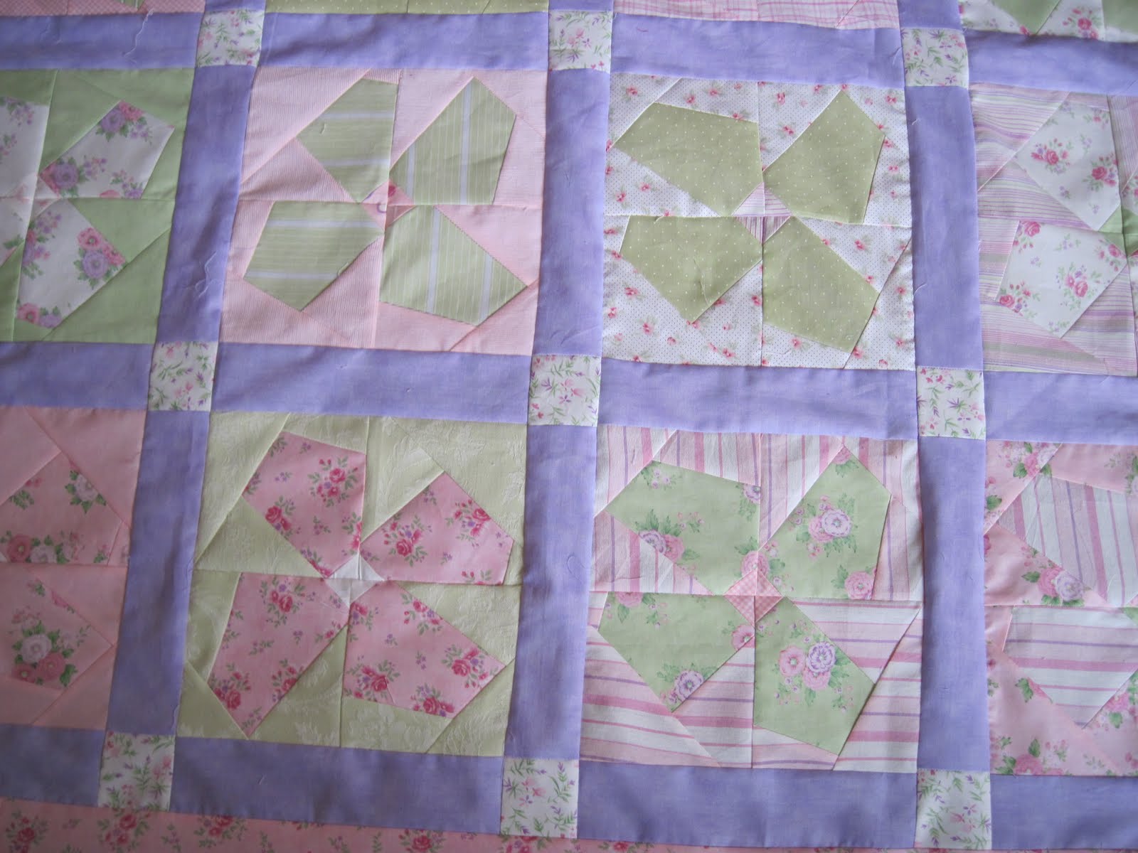 Lynda's Quilts: Wonky flowers