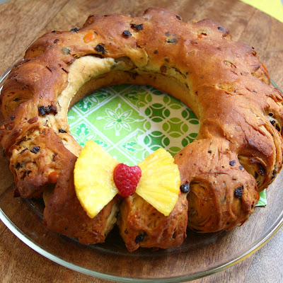 ShowFood Chef: Stollen from the heart - Daring Bakers 12/10