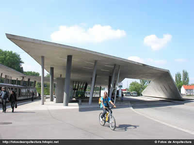 noticias arquitectura / blog: Estacionamiento y terminal de tranvias en ...