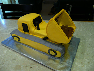 Meredith'sCakes: Bulldozer Cake